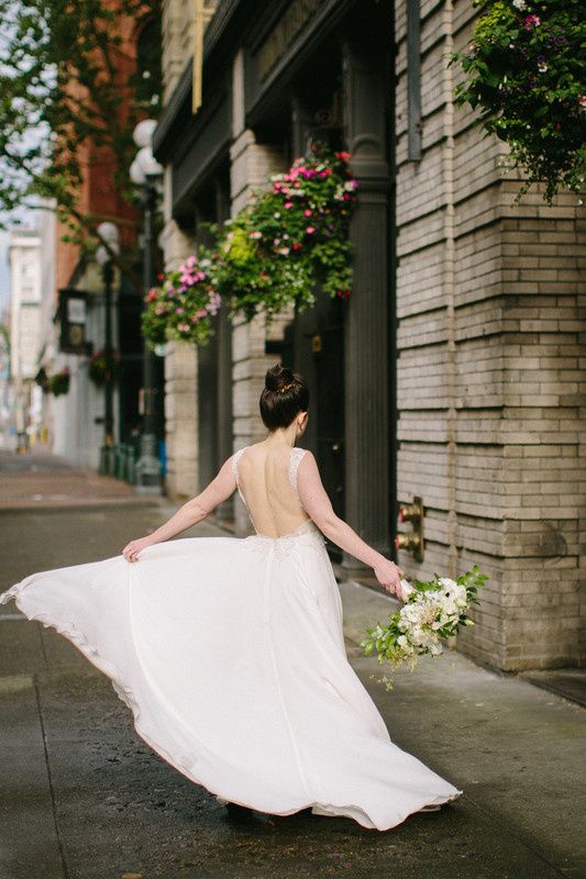 The Wedding Dress Timeline to Know Before You Shop