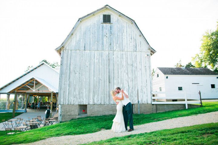 9 Rustic Barn Wedding Venues in Houston & Southeast Texas