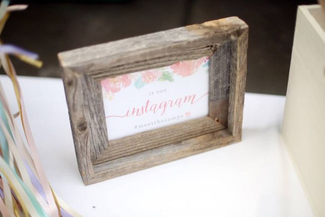 15 Funny Wedding Signs That Will Make Your Guests LOL