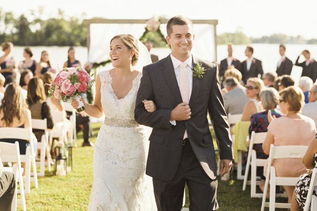 6 Ways to Manage Newlywed Stress in the First Year of Marriage