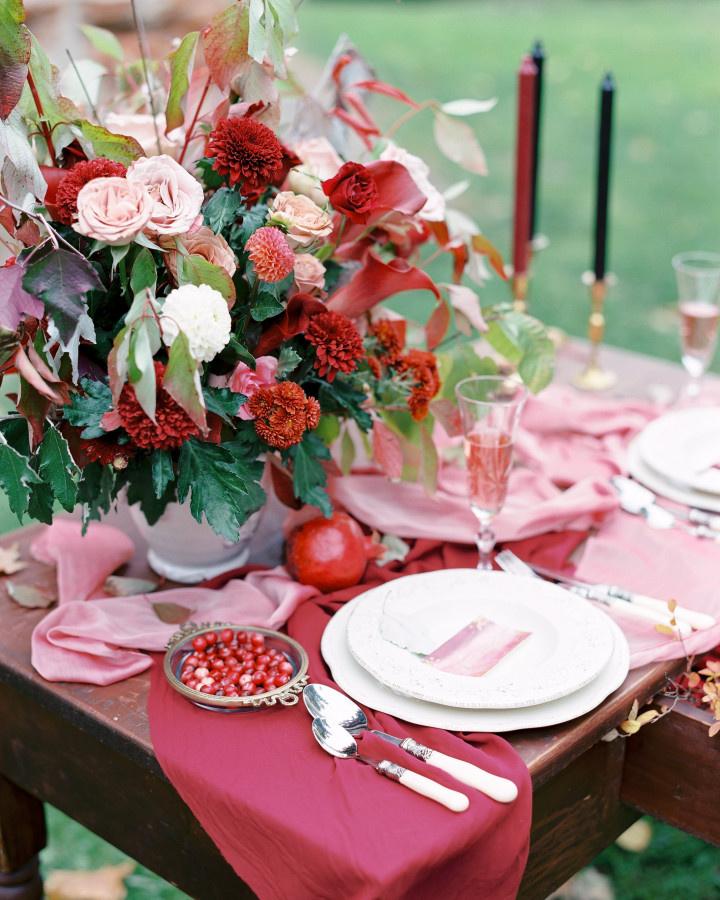 25 Red Wedding Theme Ideas to Steal for a Bold Color Palette
