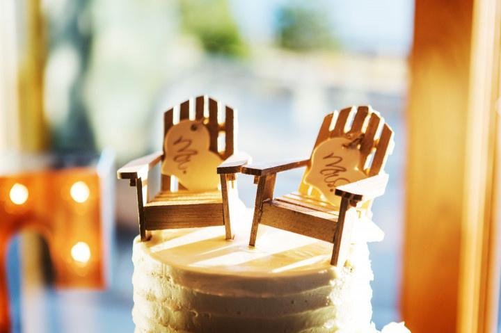 The 11 Types of Wedding Cake Toppers You Need to Know