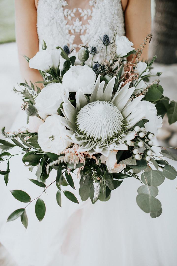 28 Protea Bouquet Ideas for Your Wedding Day