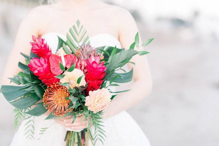 30 Colorful Wedding Bouquets That Are Super Cheerful