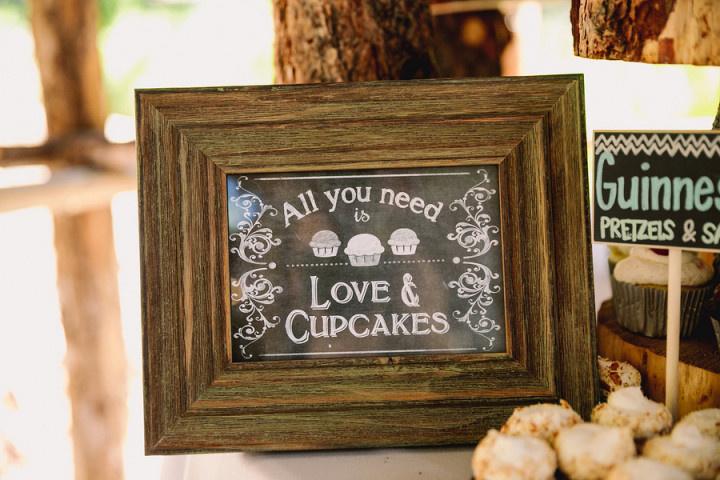 15 Funny Wedding Signs That Will Make Your Guests LOL