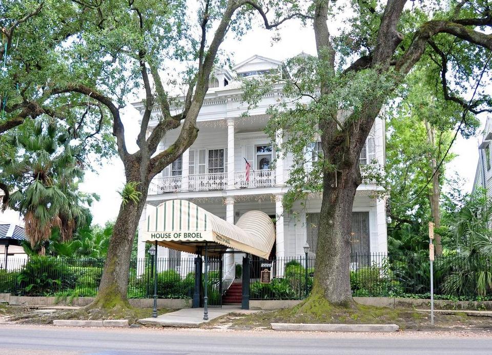 11 New Orleans Wedding Venues in the Garden District
