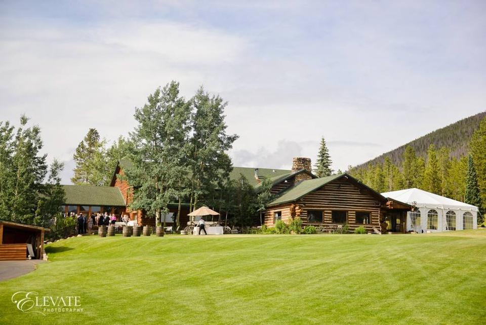 The 24 Best Colorado Wedding Venues with Mountain Views