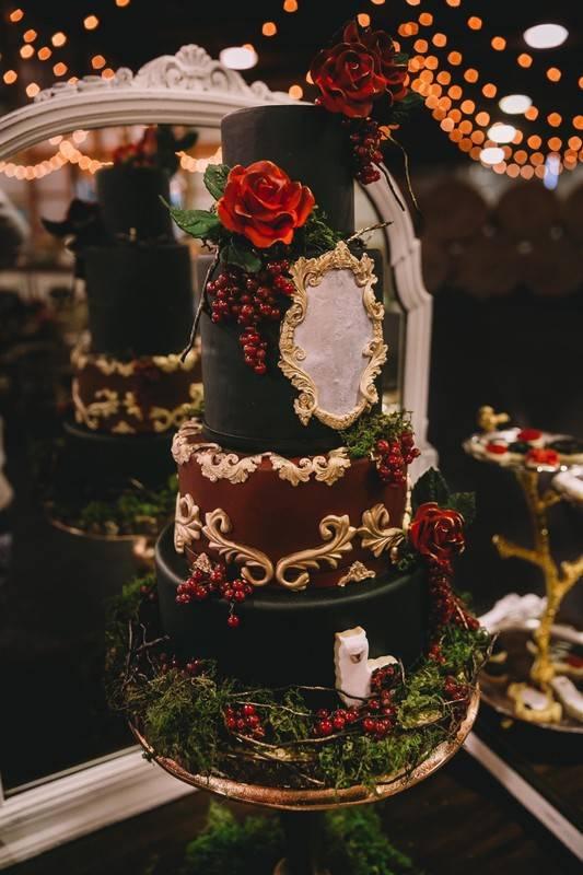18 Black Wedding Cakes That Are Unique & Unexpected