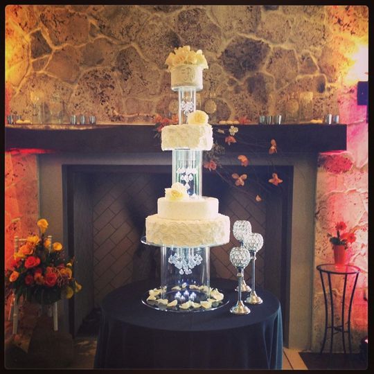 Johnson's Custom Cakes - Wedding Cake - West Palm Beach, FL - WeddingWire