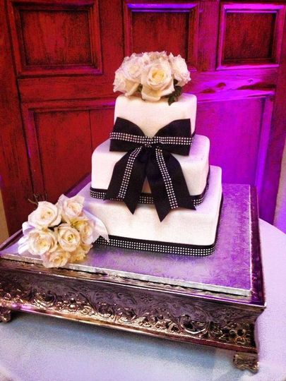 Johnson's Custom Cakes - Wedding Cake - West Palm Beach, FL - WeddingWire