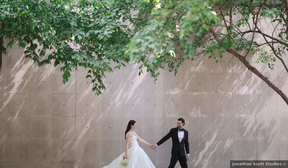 Carly & Alex Modern Spring Wedding in Chicago, IL