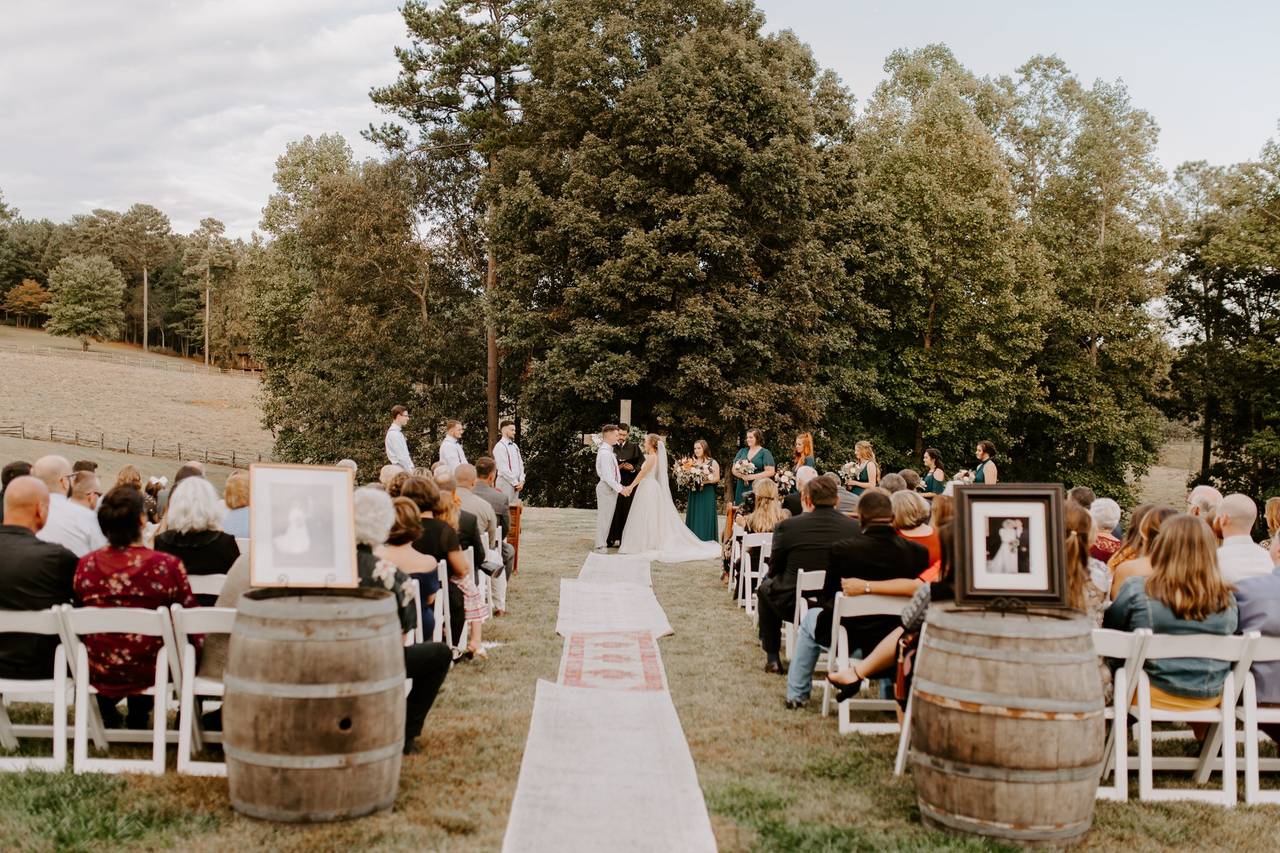 The Walters Barn - Reviews, Photos & Deals 2026 - Lula, GA - WeddingWire