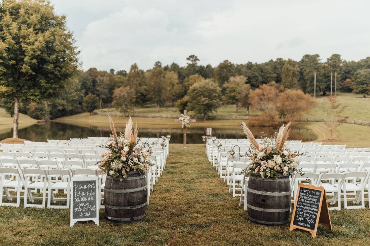 The Walters Barn - Reviews, Photos & Deals 2026 - Lula, GA - WeddingWire