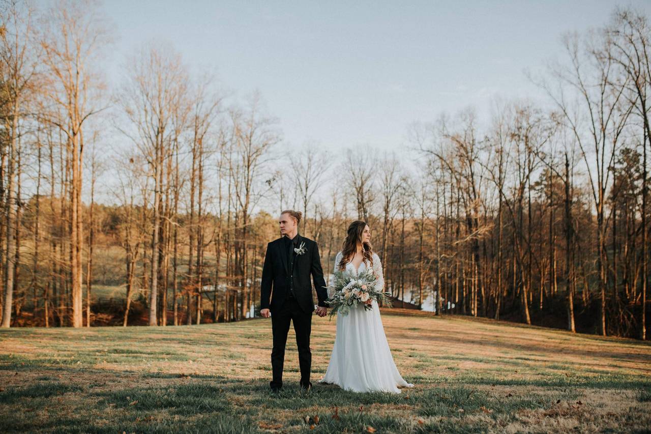 The Walters Barn - Reviews, Photos & Deals 2026 - Lula, GA - WeddingWire