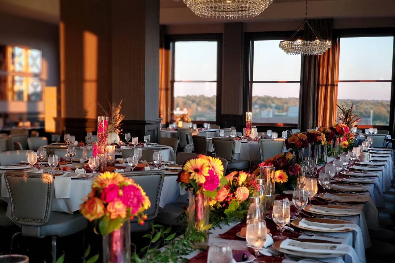 DoubleTree by Hilton Youngstown Downtown - Hotel Weddings - Youngstown ...