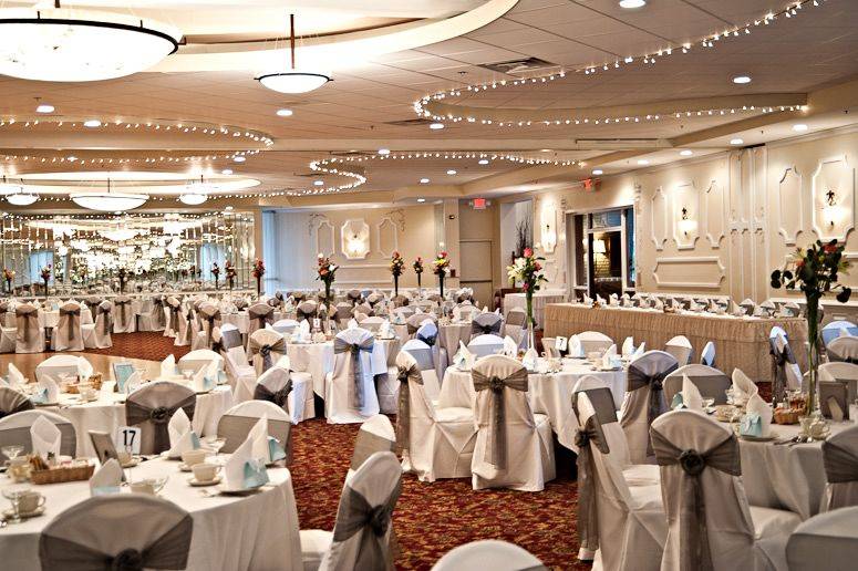 Orland Chateau - Banquet Halls - Orland Park, IL - WeddingWire