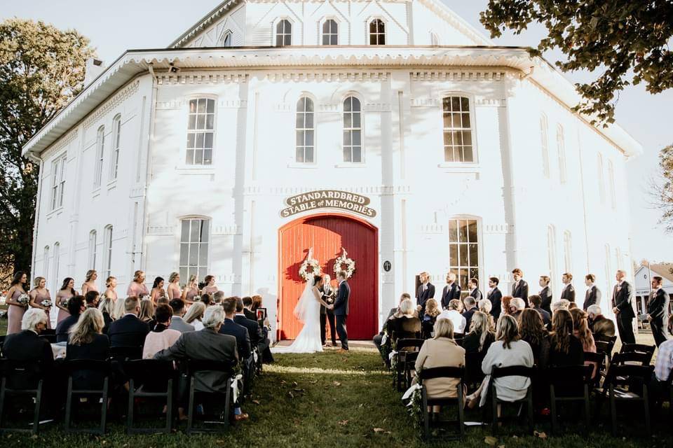 The Round Barn Stable of Memories - Reviews, Photos & Deals 2026 ...