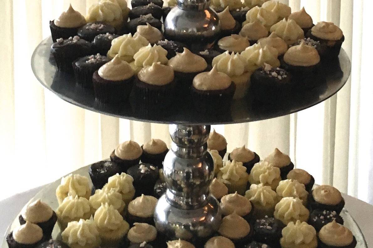 Savvy Treats - Wedding Cake - Rockville, MD - WeddingWire