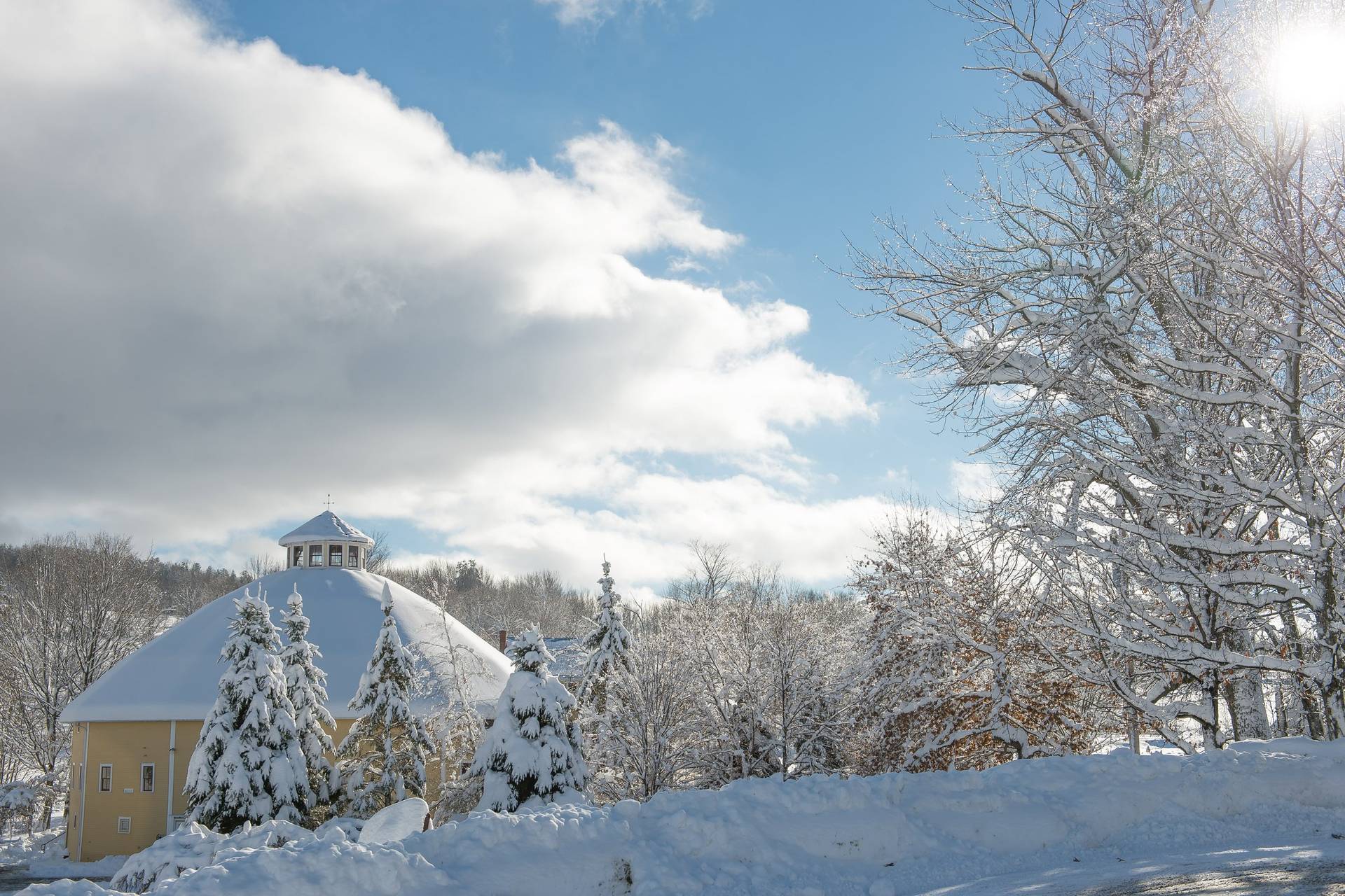 The Inn at the Round Barn Farm - Barn & Farm Weddings - Waitsfield, VT ...