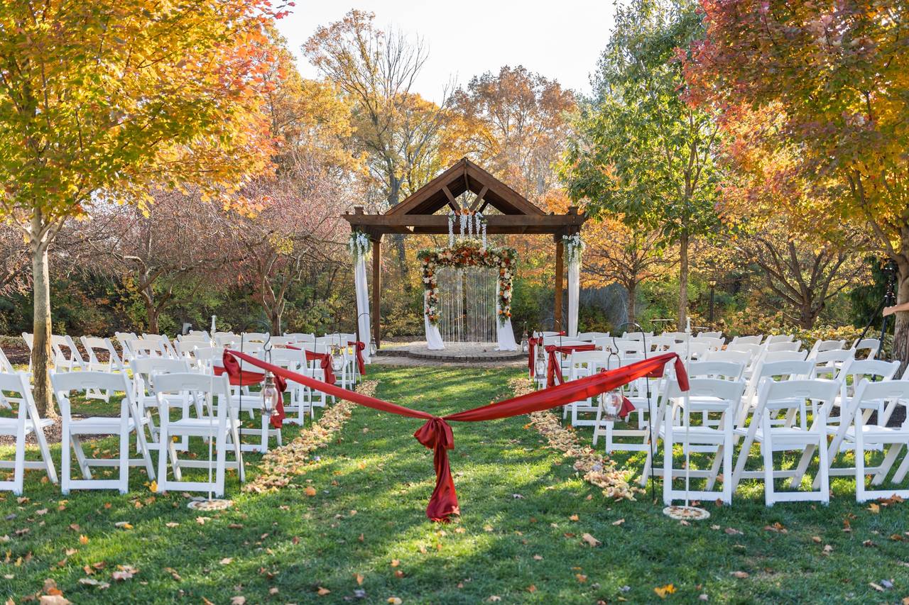 Avon Gardens - Reviews, Photos & Deals 2026 - Avon, IN - WeddingWire