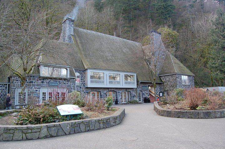 Multnomah Falls Lodge - Reviews, Photos & Deals 2026 - Bridal Veil, OR ...