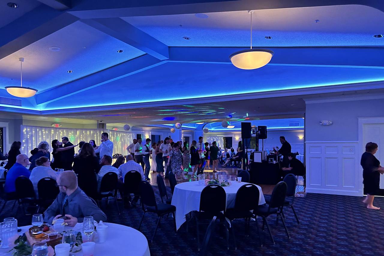 Roses Run Country Club - Venue - Stow, OH - WeddingWire