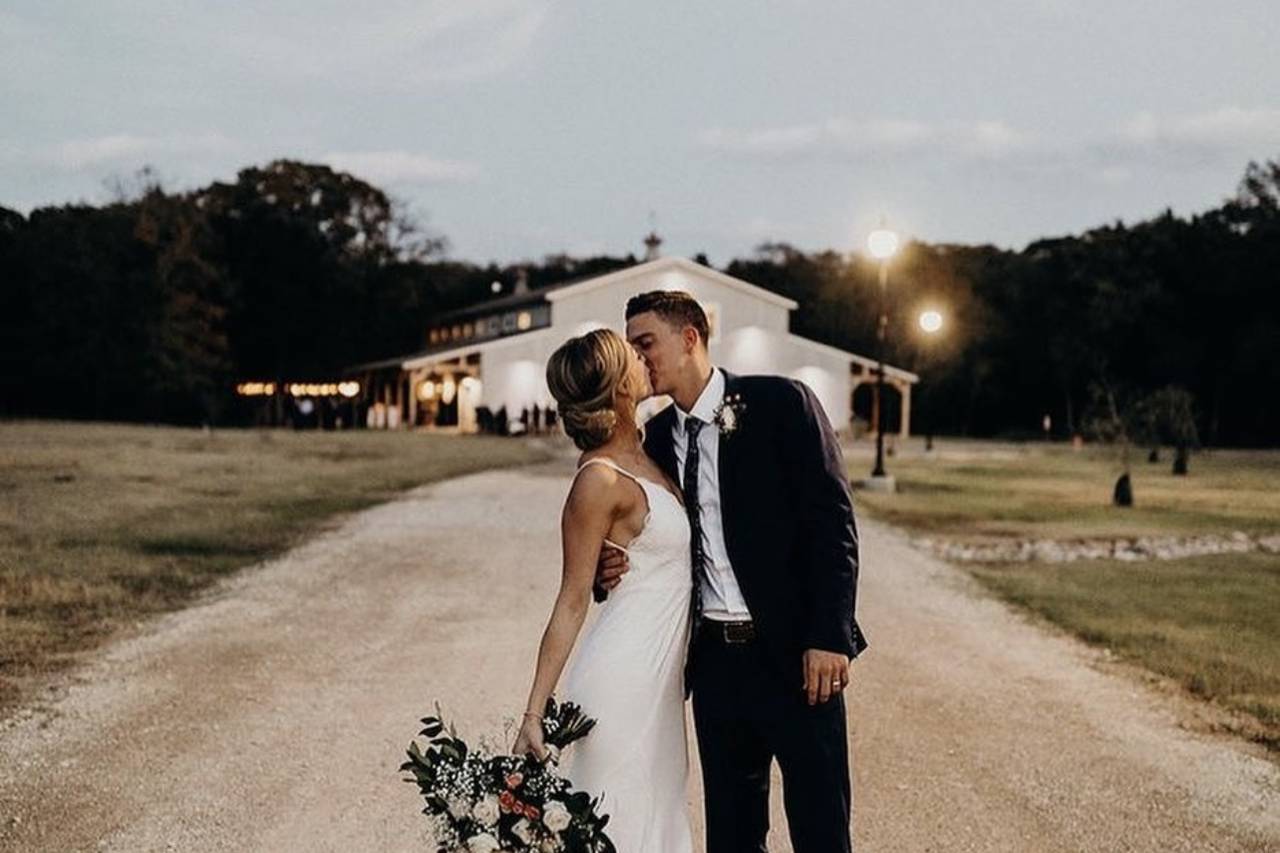 The Establishment Barn - Barn & Farm Wedding Venues - Terrell, TX ...