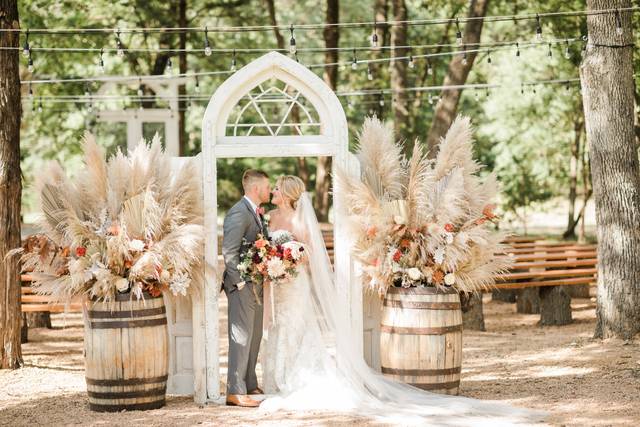 The Establishment Barn - Venue - Terrell, TX - WeddingWire