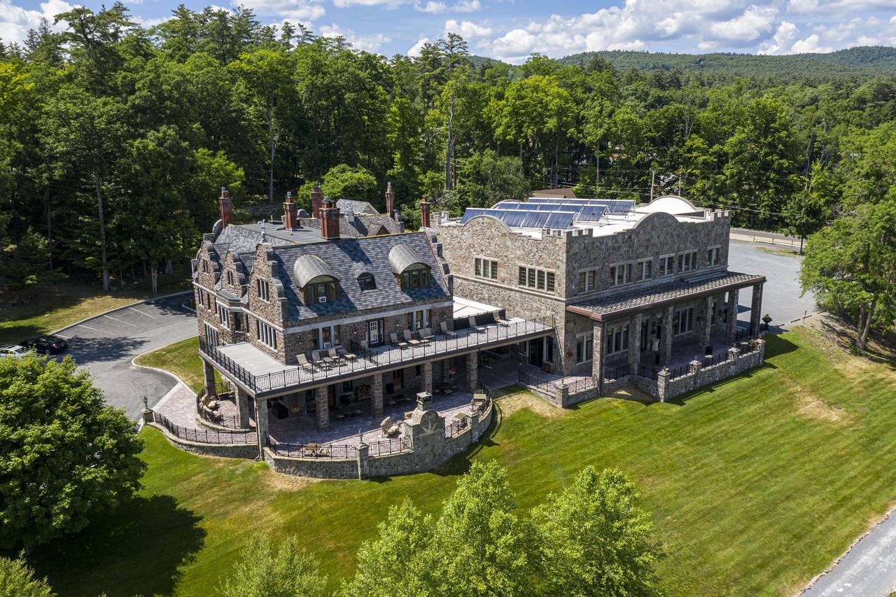 The Inn at Erlowest - Reviews, Photos & Deals 2026 - Lake George, NY ...