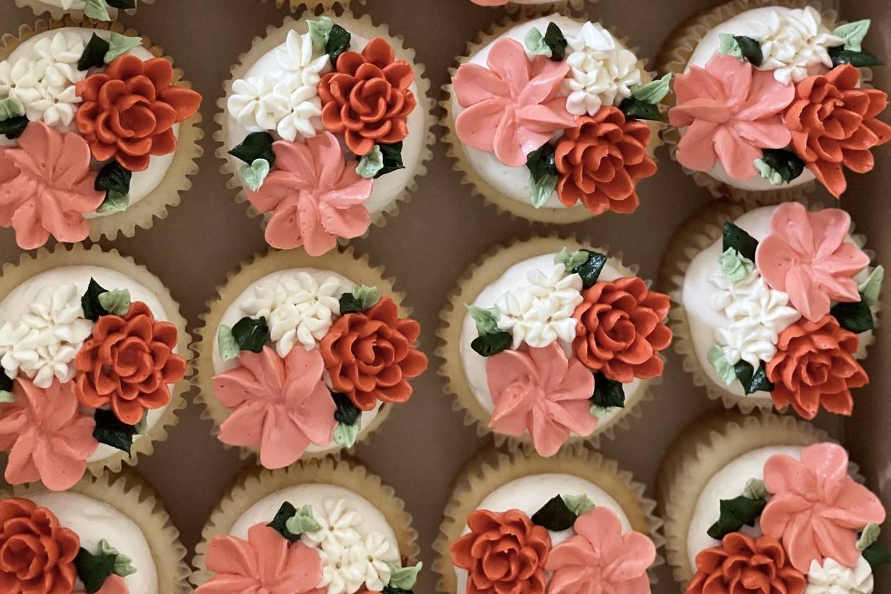 Chef Gina's Bakeshop - Wedding Cake - Akron, OH - WeddingWire