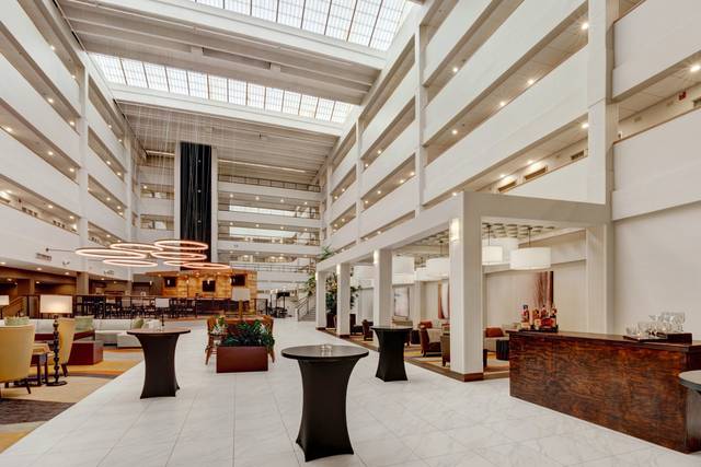 Embassy Suites by Hilton Milwaukee Brookfield - Hotel Weddings ...