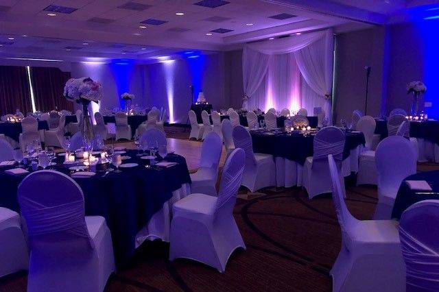 DoubleTree by Hilton Milwaukee-Brookfield - Reviews, Photos & Deals ...