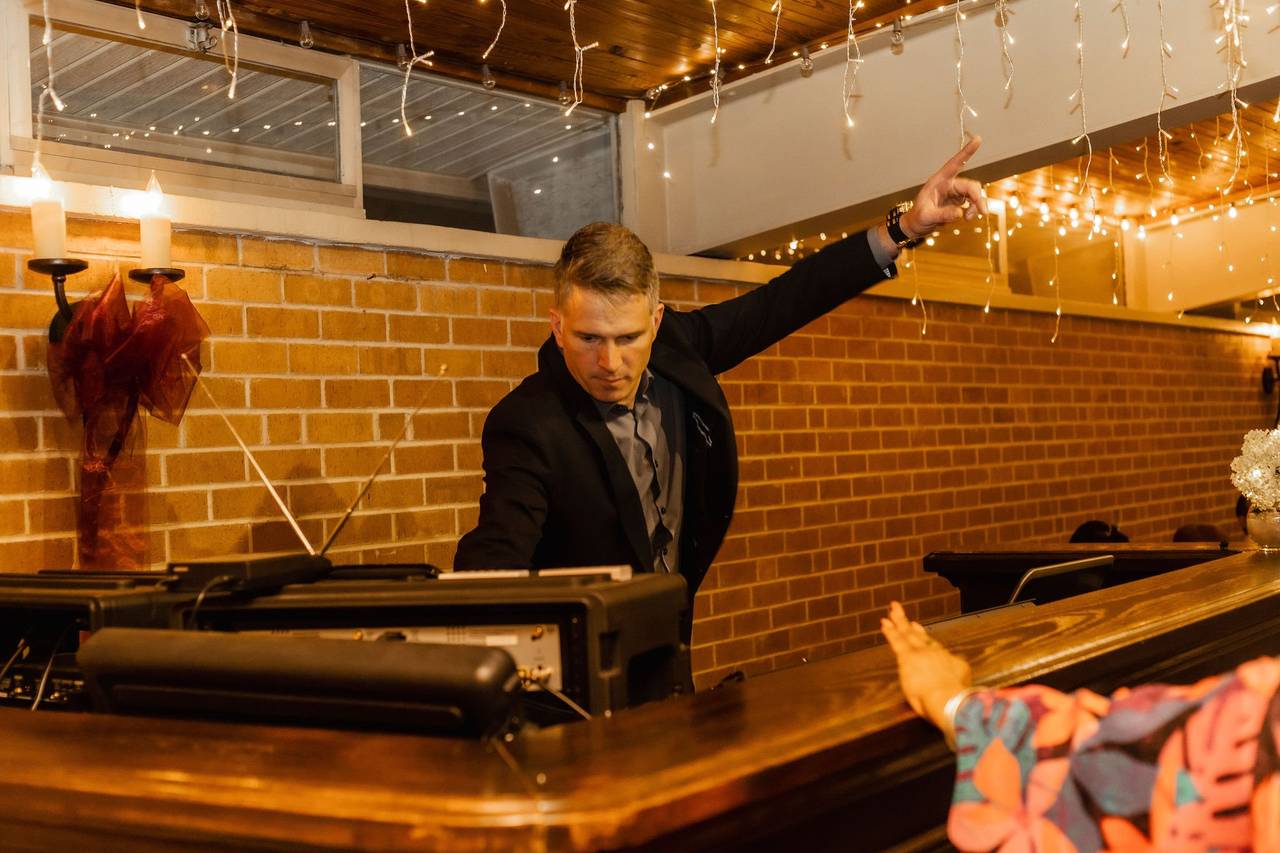 Cobblestone Wedding Chapel & Event Center - Reviews, Photos & Deals ...