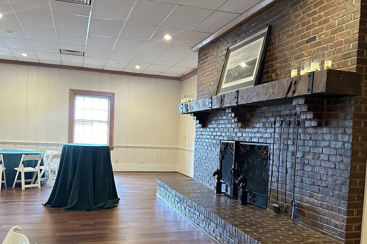 The Thoroughbred Center - Reviews, Photos & Deals 2026 - Lexington, KY ...