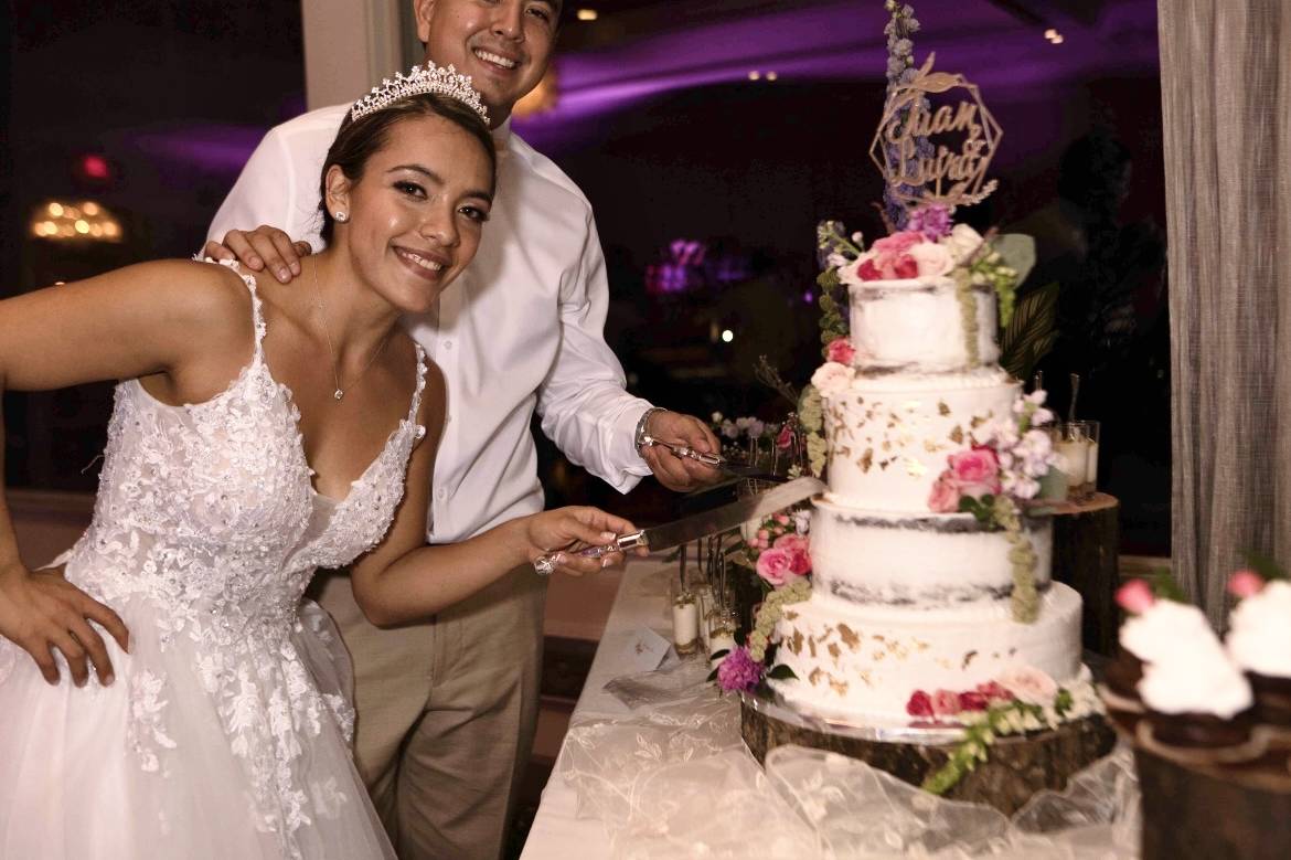 Wedding Cakes, Wedding Cake Ideas and Cost Guide - WeddingWire