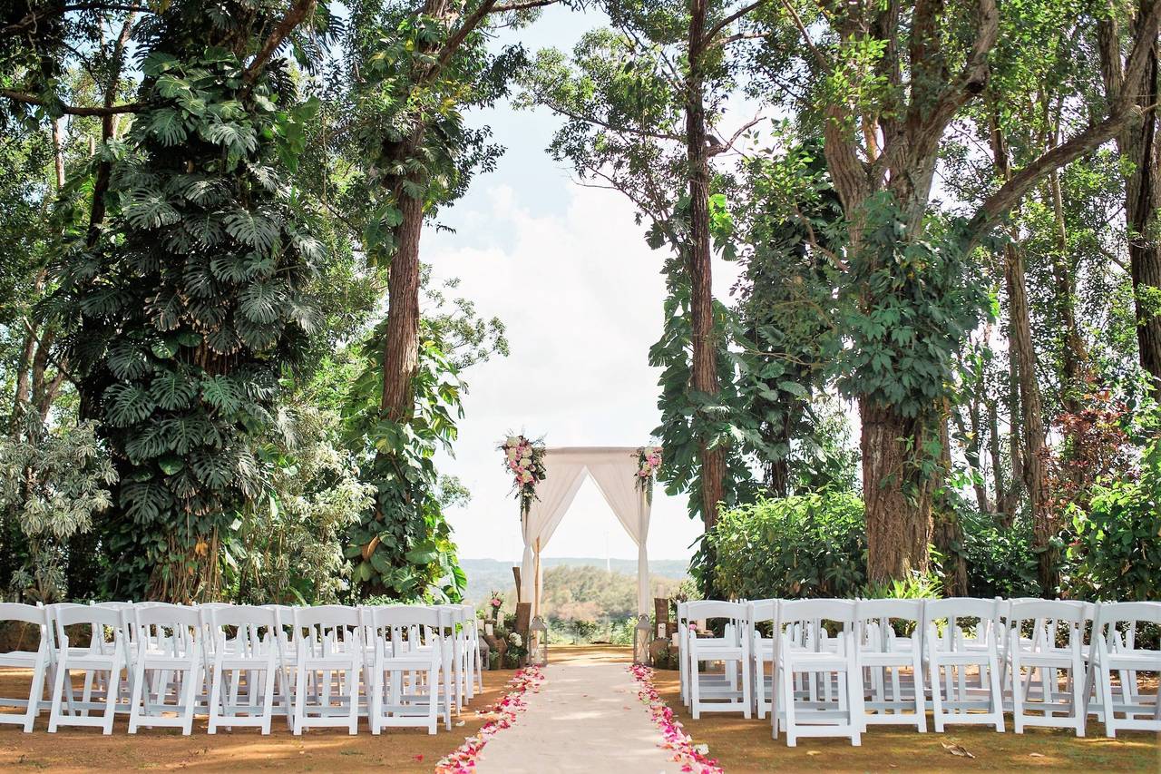 Sunset Ranch Hawaii - Barn & Farm Weddings - Haleiwa, HI - WeddingWire