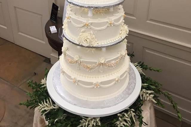 Bethel Bakery - Wedding Cake - Bethel Park, PA - WeddingWire