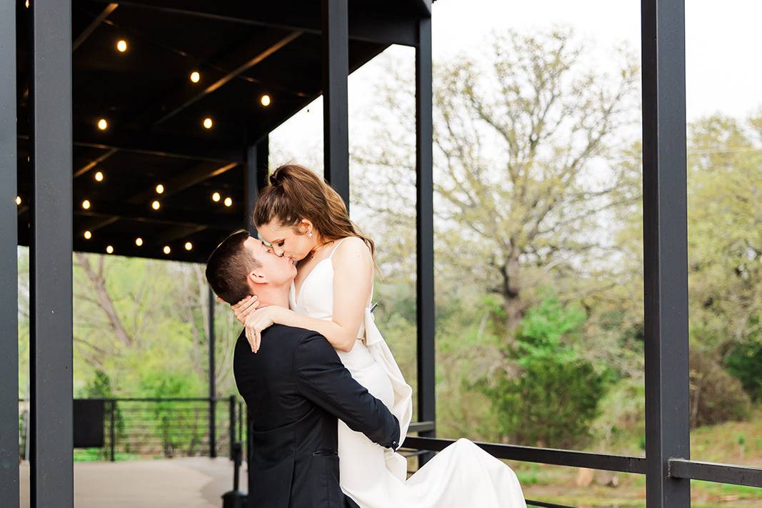 Loco Lake Venue - Reviews, Photos & Deals 2026 - Sunset, TX - WeddingWire