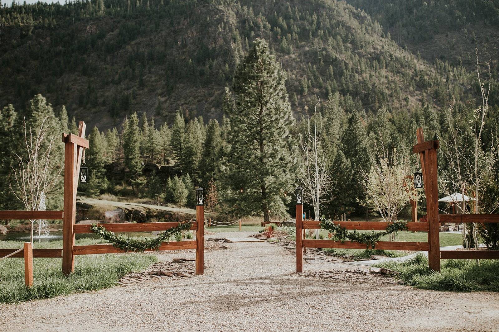 White Raven Venue & Retreat - Venue - Alberton, MT - WeddingWire