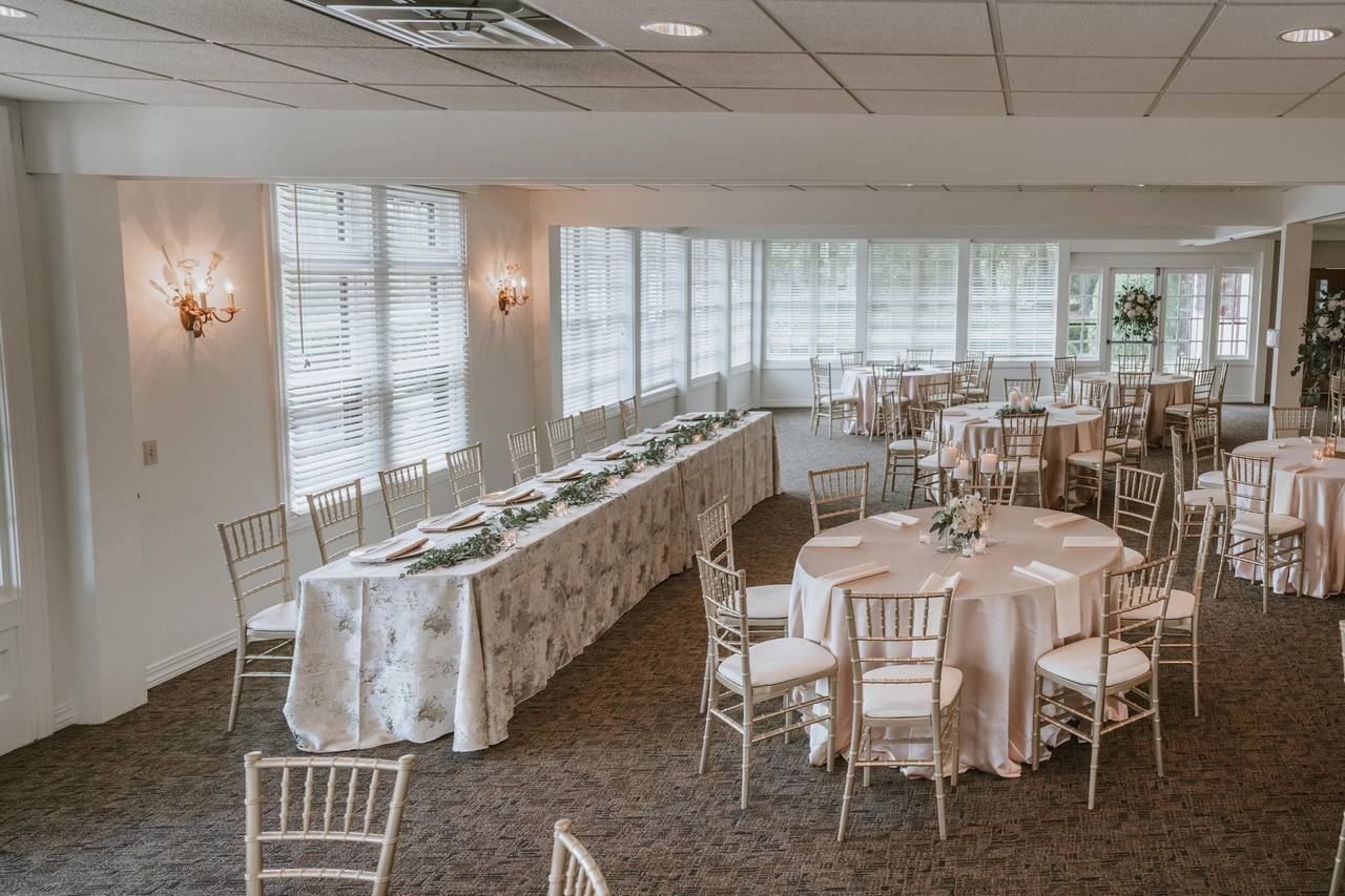 Red Circle Inn - Reviews, Photos & Deals 2026 - Nashotah, WI - WeddingWire