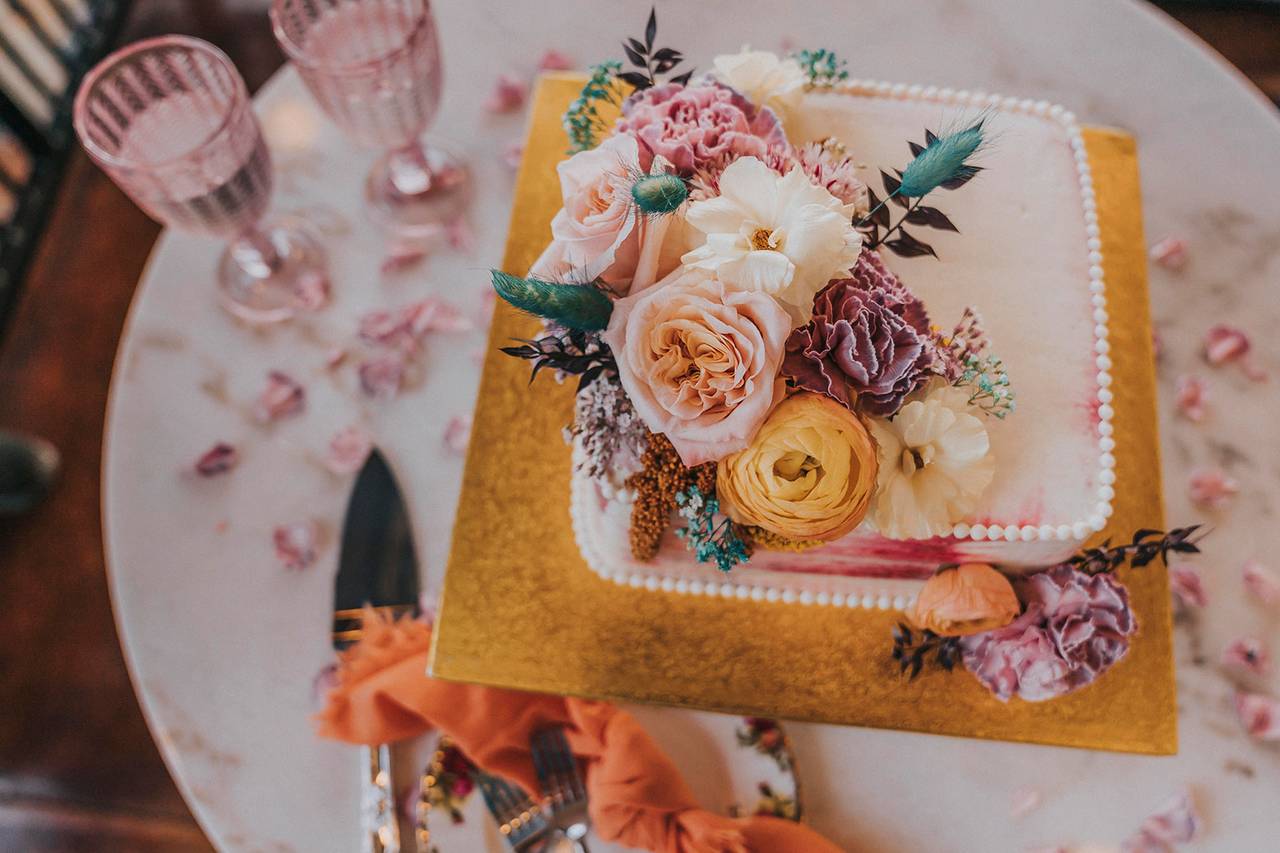 The Cake Rendezvous - Wedding Cake - Omaha, NE - WeddingWire