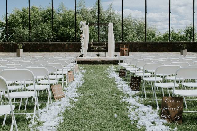 Ivory North - Reviews, Photos & Deals 2026 - Mora, MN - WeddingWire