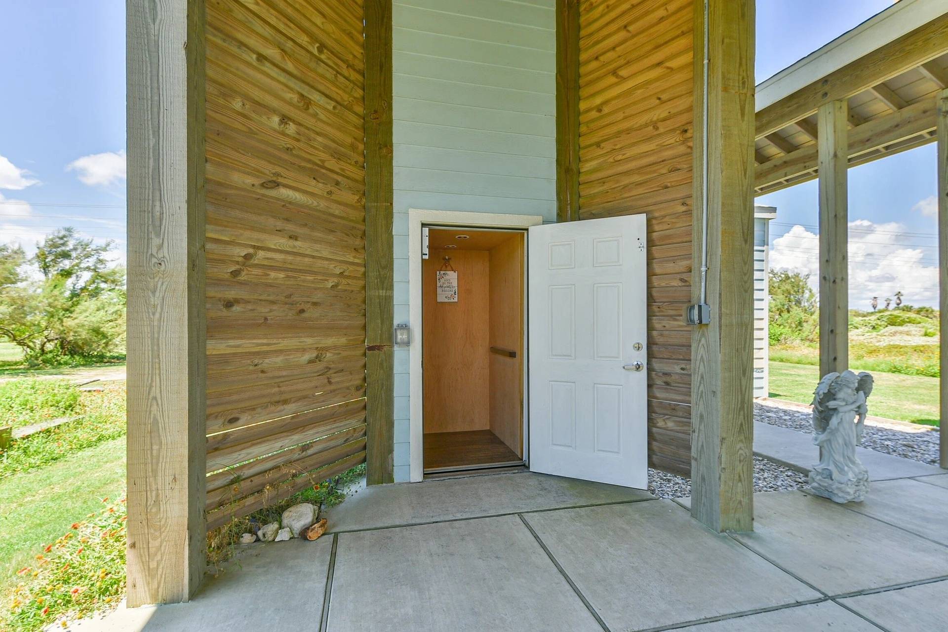 Beauty and the Beach - Reviews, Photos & Deals 2026 - Gilchrist, TX ...