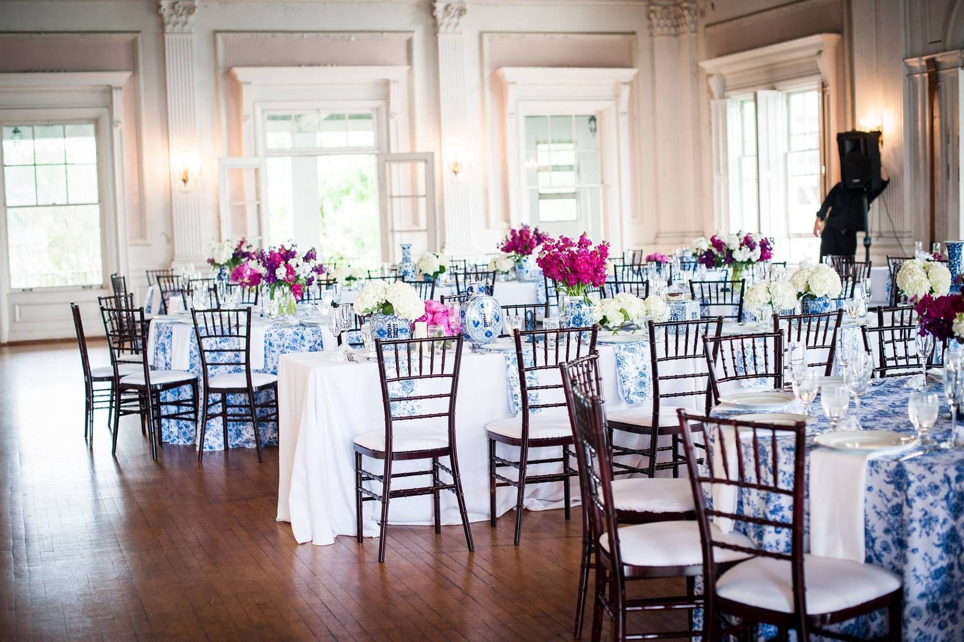 LUXE Event Linen - Reviews, Photos & Deals 2026 - Troy, MI - WeddingWire