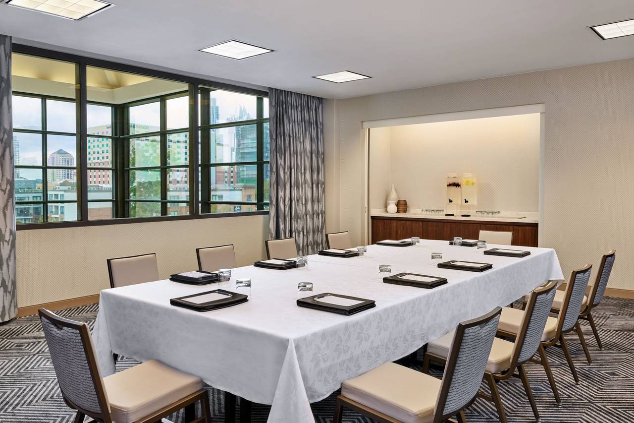 Sheraton Austin Hotel at the Capitol - Reviews, Photos & Deals 2026 ...