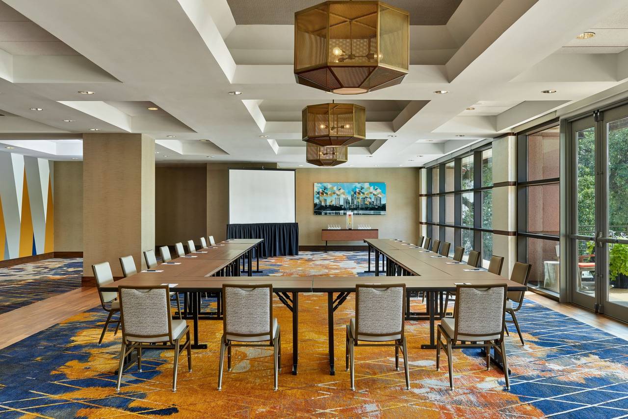 Sheraton Austin Hotel at the Capitol - Reviews, Photos & Deals 2026 ...
