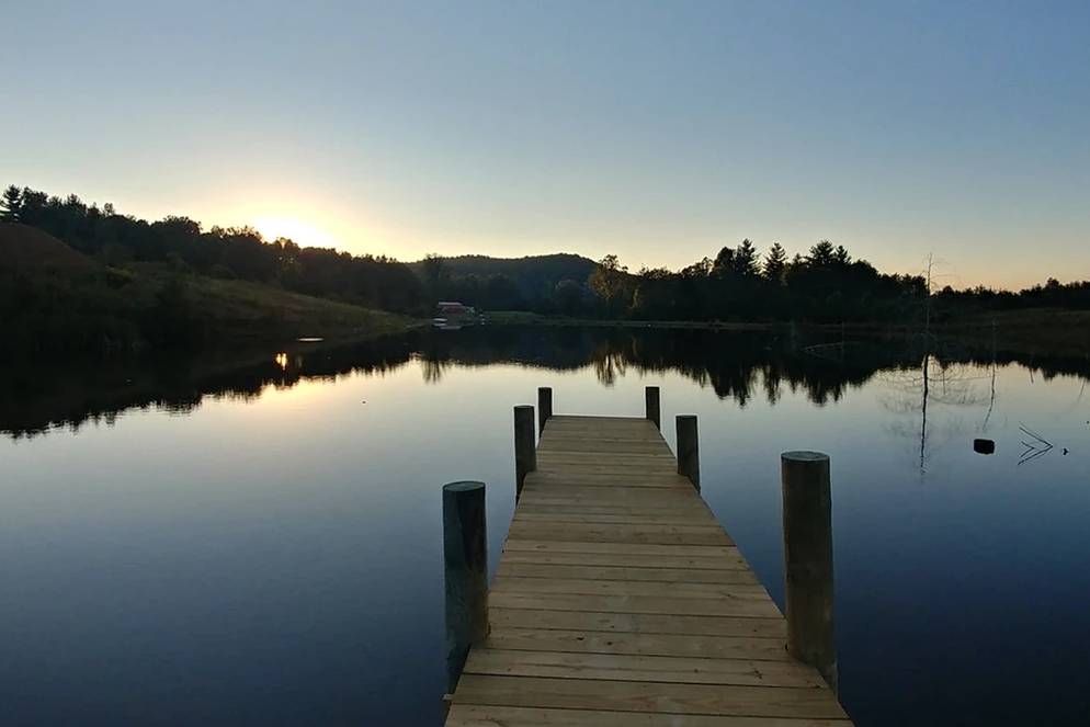 Lake Mountain Manor - Reviews, Photos & Deals 2026 - Oakvale, WV ...
