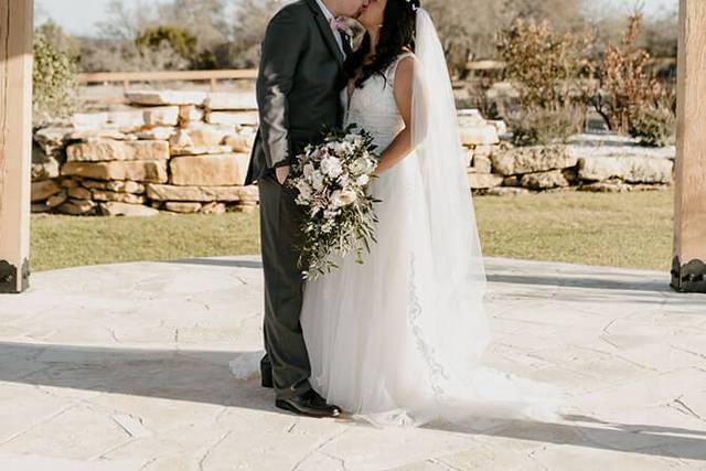 Memory Lane Ranch & Lodge - Barn & Farm Weddings - Dripping Springs, TX ...