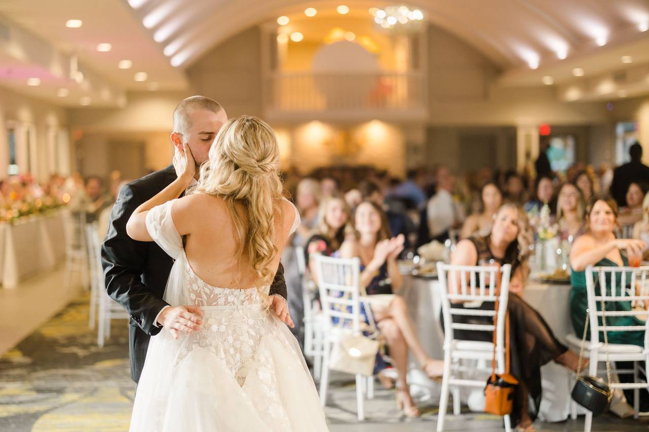 Swan Lake Event Center - Banquet Halls - Powell, OH - WeddingWire