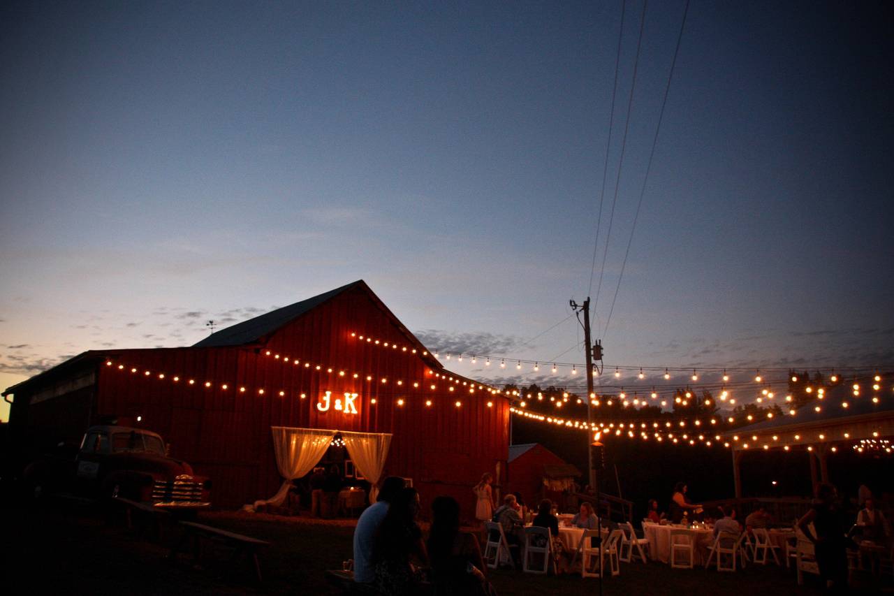 Owen Farm - Barn & Farm Wedding Venues - Chapmansboro, TN - WeddingWire